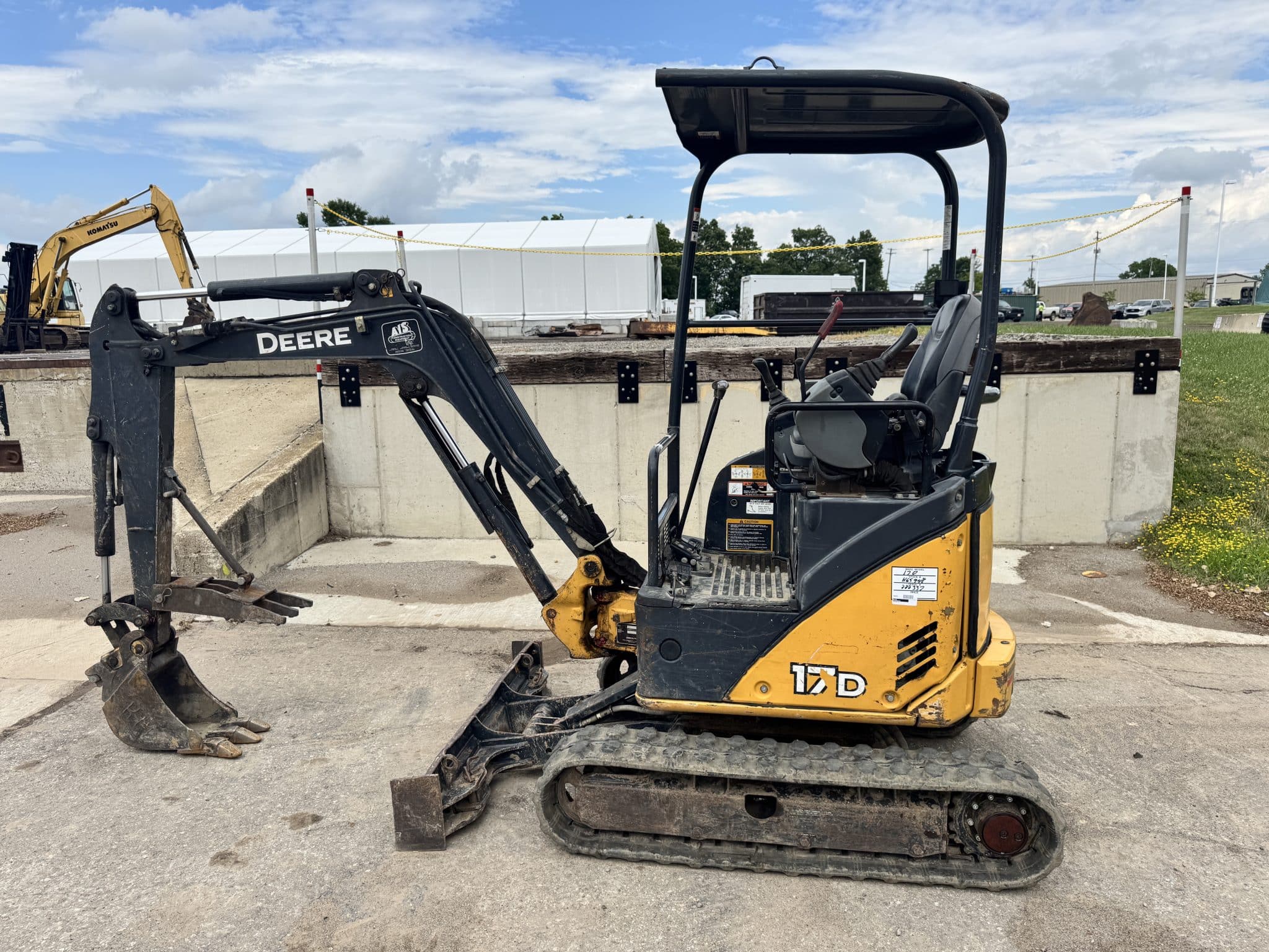 John Deere 17D For Sale - H65948 - AIS Construction Equipment